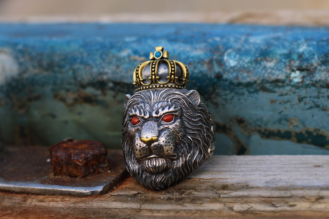 Crowned Lion King Ring – Holy Buyble